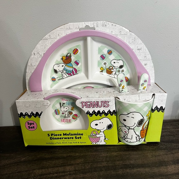 Peanuts | Dining | Nwt Peanuts Snoopy Dog Easter 5 Piece Dinnerware Set ...